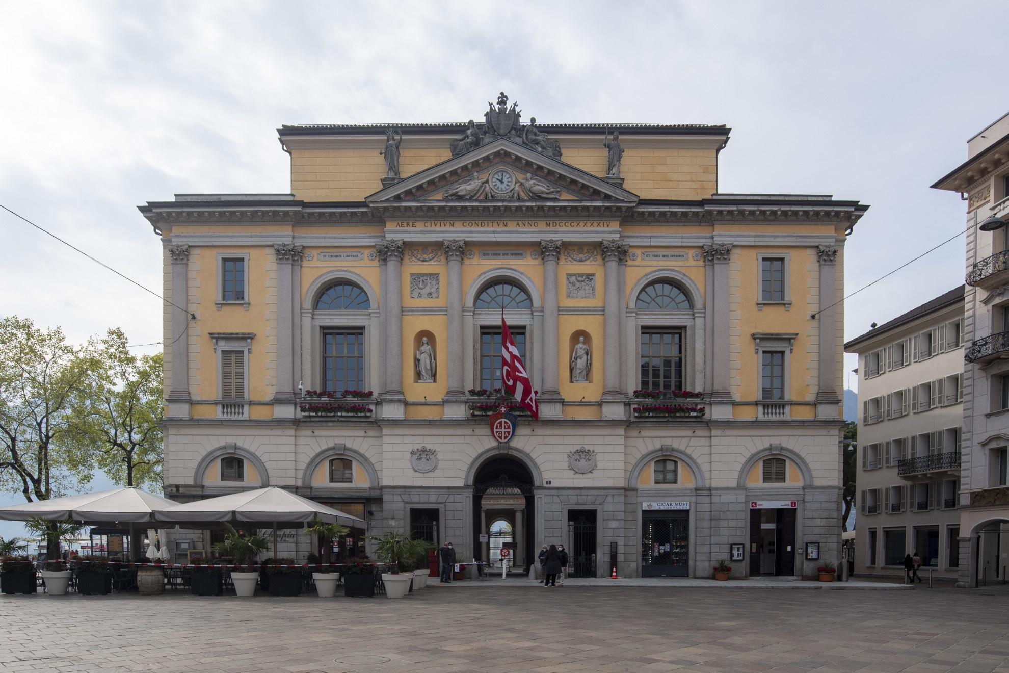 Luci spente e finestre chiuse: le misure di Lugano contro la penuria energetica. "Potrebbero ...