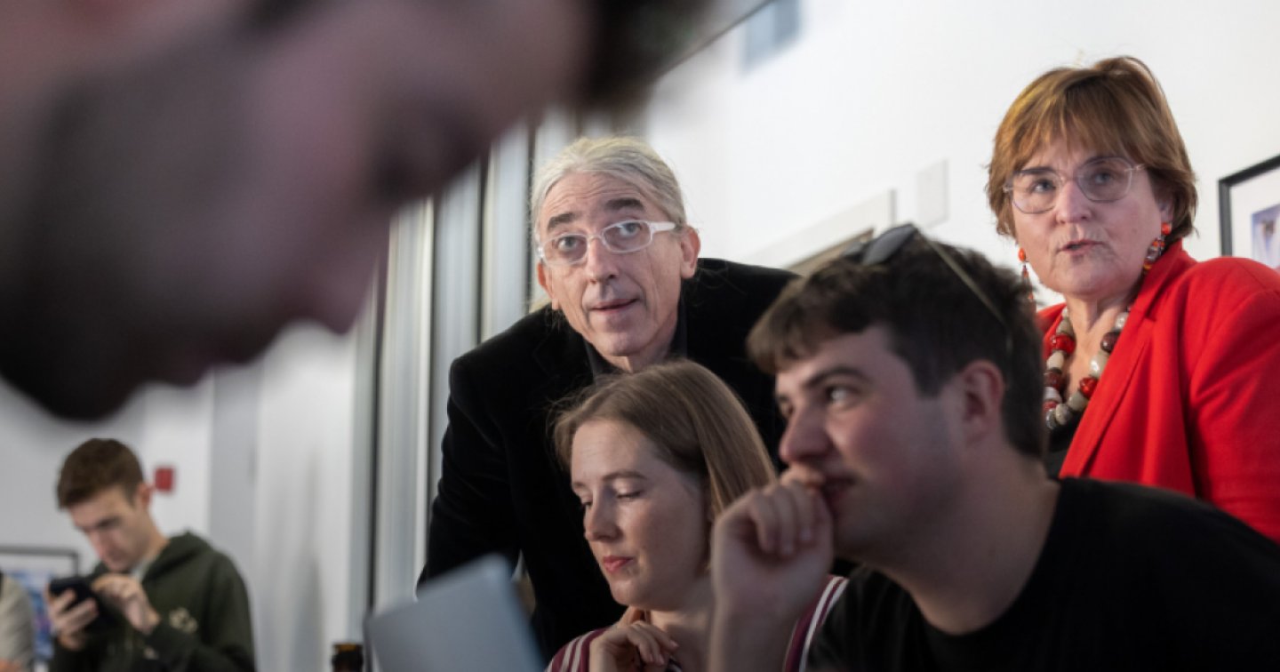 Plebiscito per le iniziative sui premi: va in scena il "Vaffa Day ...