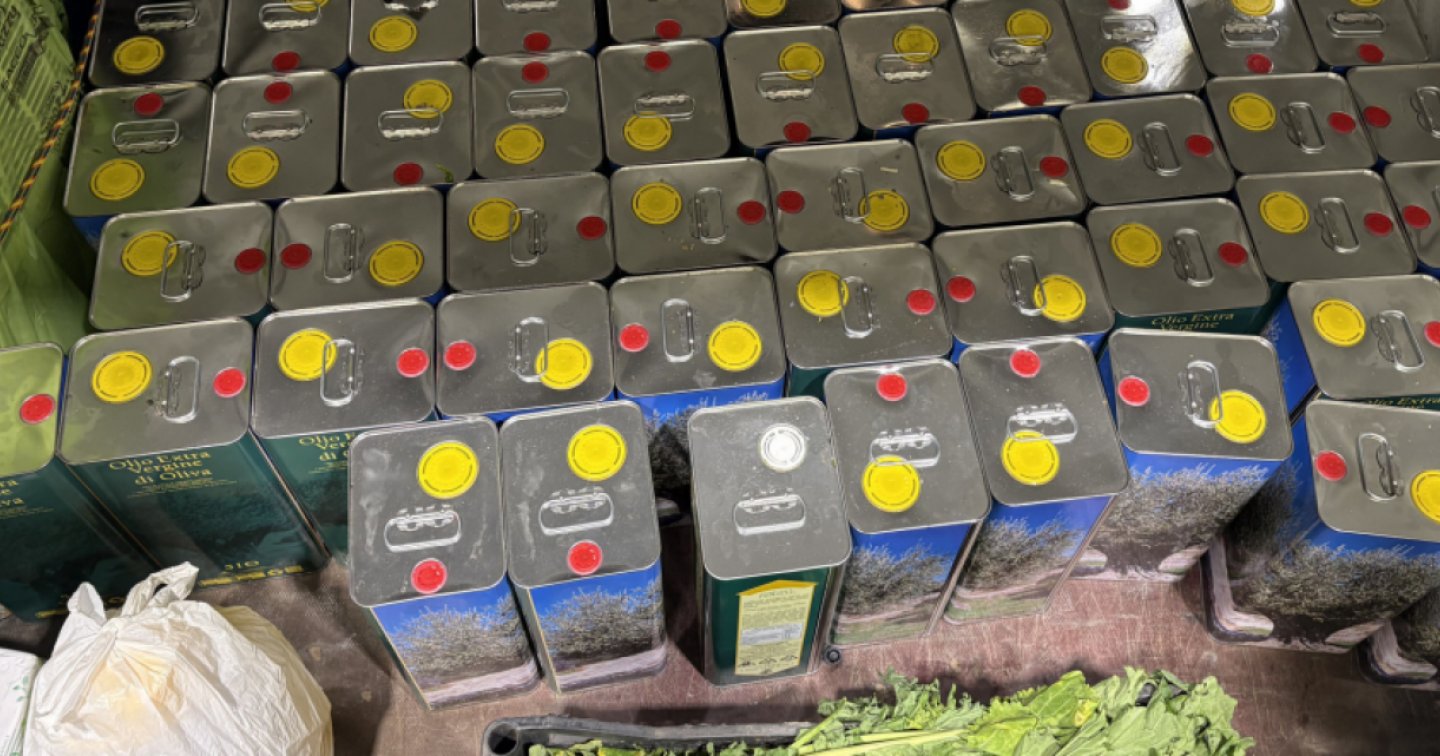 Pizzicati a Pazzallo con 550 litri d’olio d’oliva e carne non ...