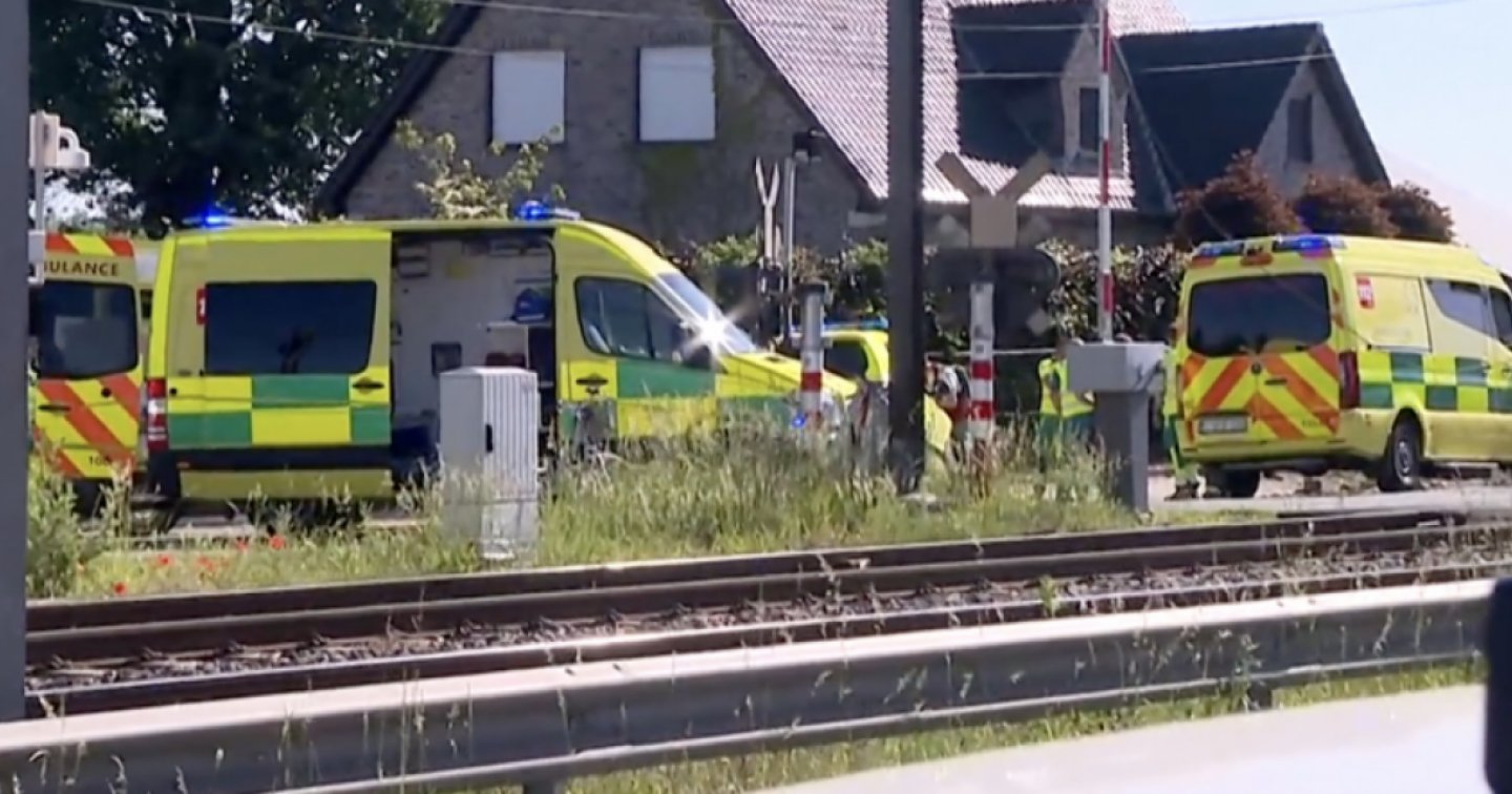 Schianto in Belgio, scuolabus travolto da un treno: ci sono diverse ...